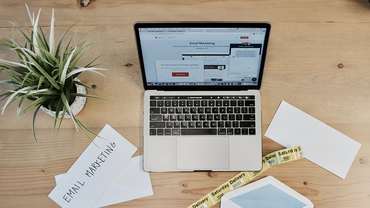 5 Bahaya Menggunakan Email Kantor untuk Urusan Pribadi - CANGGIH ID