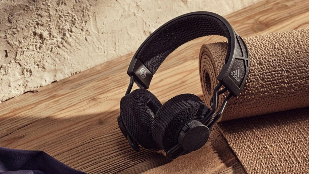 Erajaya Hadirkan Headphone Tenaga Surya Adidas RPT-02 SOL - CANGGIH ID