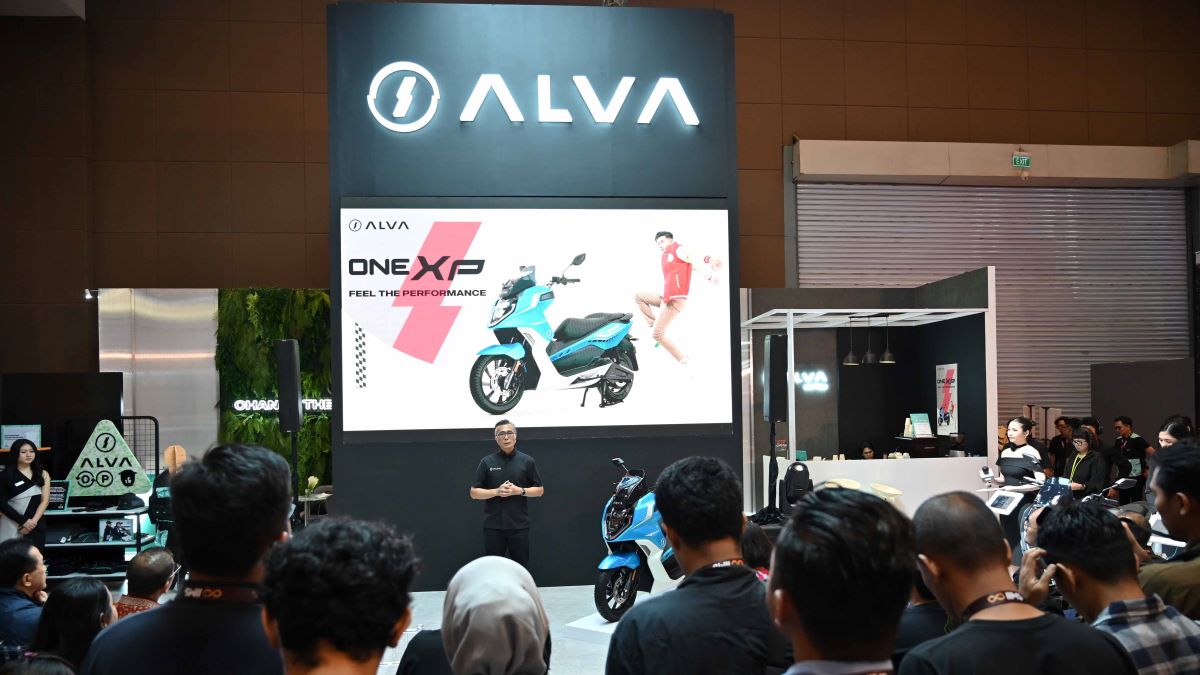 Resmi Mengaspal di IIMS 2024, ALVA ONE XP Hadirkan Pilihan Warna yang ...