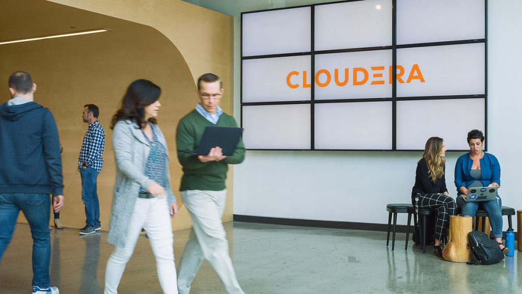 Cloudera Dinobatkan Sebagai Leader di Data Fabric Platforms 2025 oleh ...